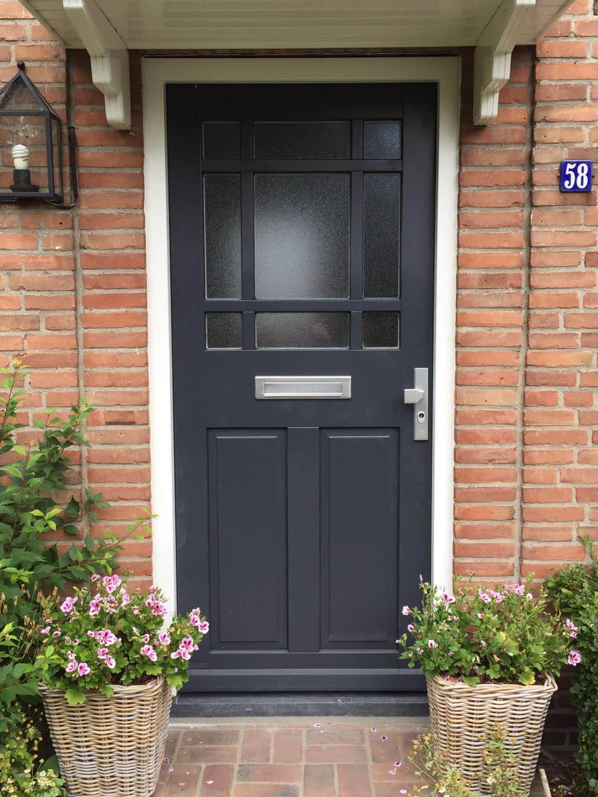 Houten voordeur? Kies Timmerfabriek REKRI. Kwaliteit gegarandeerd.